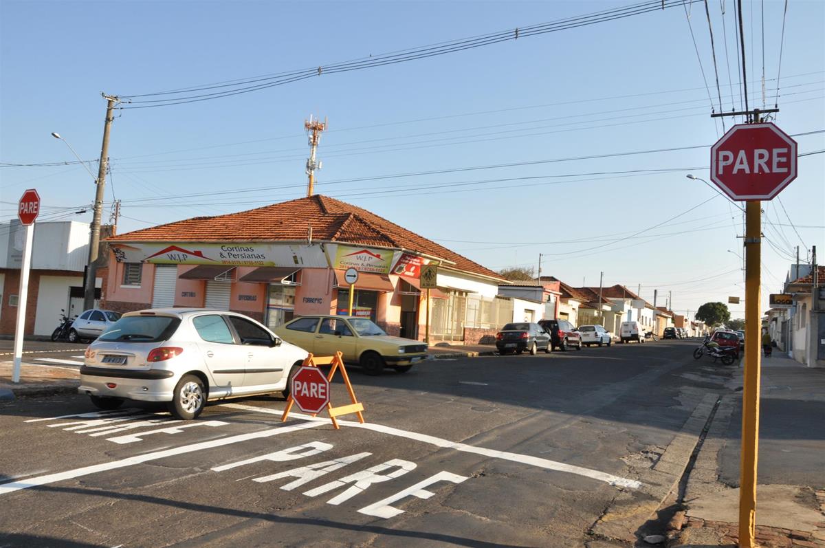 SEMUTRAN inverte sinalizações de “pare” em ruas da região norte ...