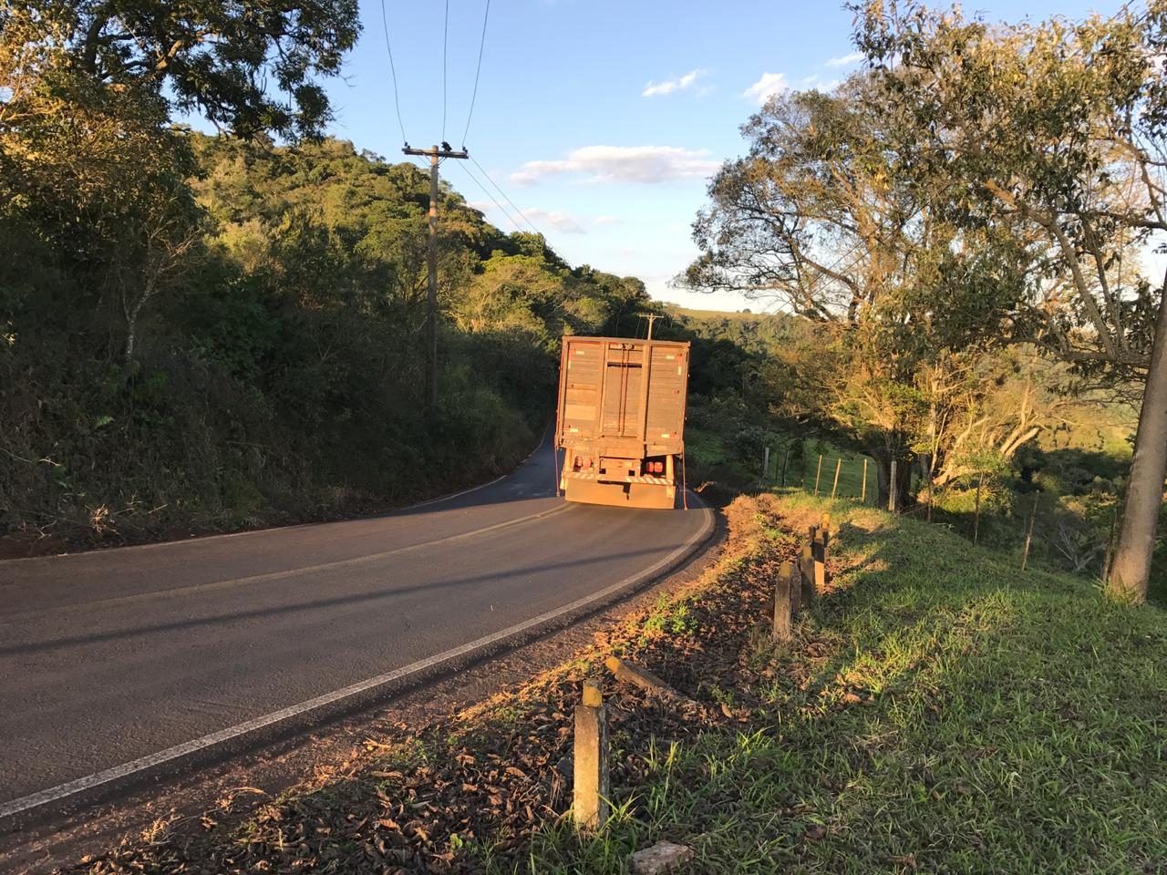 Motociclista morre em vicinal de Pardinho após ser atropelado por ...