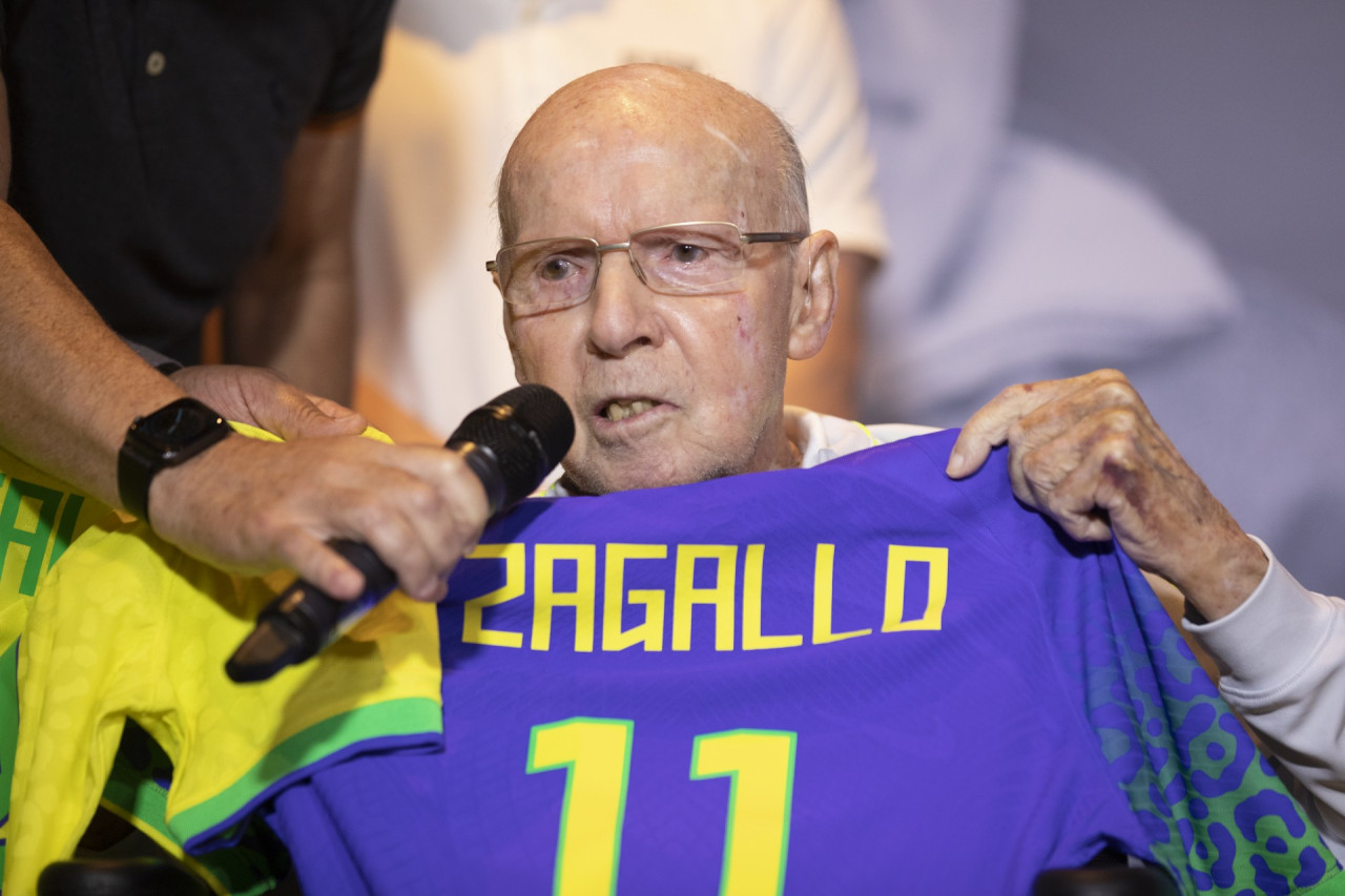 Morre Zagallo, uma das lendas do futebol brasileiro | Jornal Acontece ...